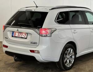Balts Mitsubishi Outlander 2014 Jūrmala, ar dzinēja tilpumu 2.00 L un nobraukumu 177 tūkst. km par 10995 €, foto 13 vietnē AUTOMOTO.COM.LV