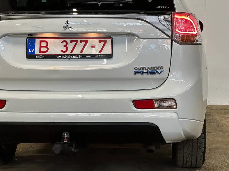 Balts Mitsubishi Outlander 2014 Jūrmala, ar dzinēja tilpumu 2.00 L un nobraukumu 177 tūkst. km par 10995 €, foto 15 vietnē AUTOMOTO.COM.LV