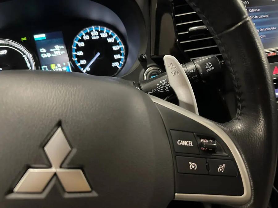 Balts Mitsubishi Outlander 2014 Jūrmala, ar dzinēja tilpumu 2.00 L un nobraukumu 177 tūkst. km par 10995 €, foto 39 vietnē AUTOMOTO.COM.LV