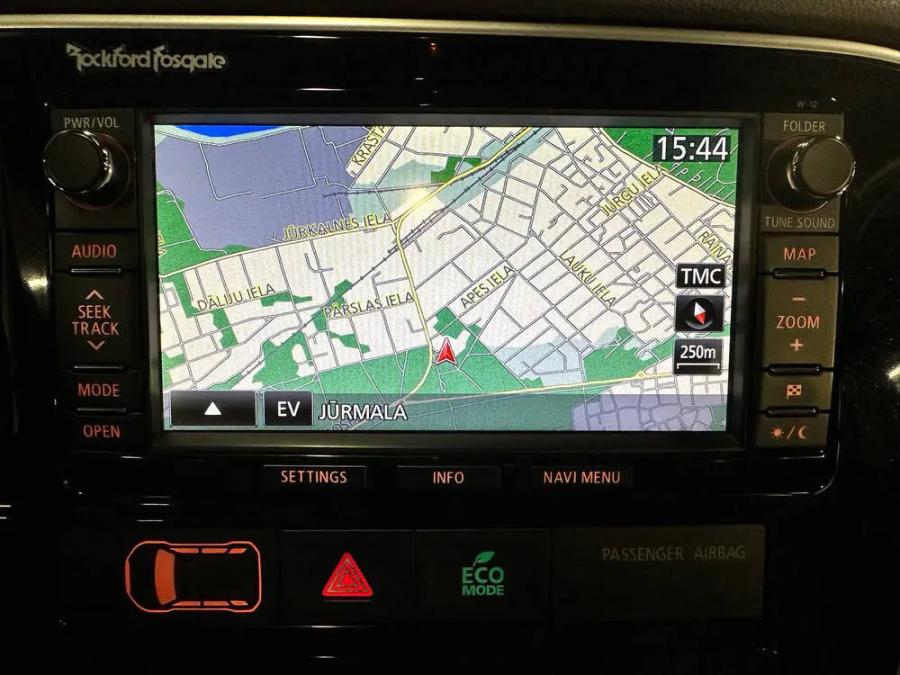 Balts Mitsubishi Outlander 2014 Jūrmala, ar dzinēja tilpumu 2.00 L un nobraukumu 177 tūkst. km par 10995 €, foto 44 vietnē AUTOMOTO.COM.LV