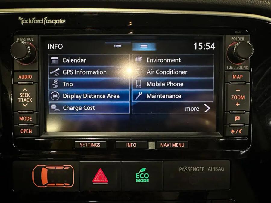 Balts Mitsubishi Outlander 2014 Jūrmala, ar dzinēja tilpumu 2.00 L un nobraukumu 177 tūkst. km par 10995 €, foto 45 vietnē AUTOMOTO.COM.LV