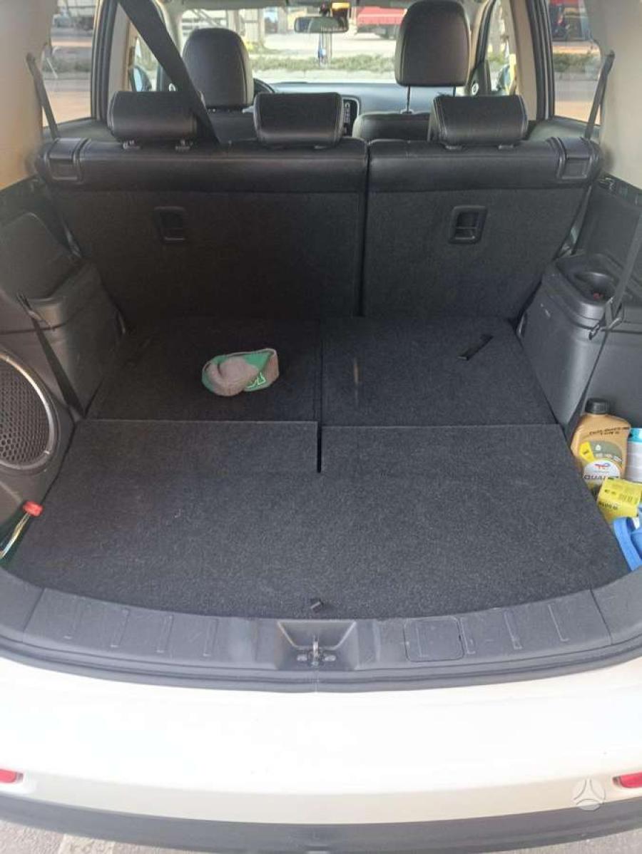 Balts Mitsubishi Outlander 2014 Kauņa, ar dzinēja tilpumu 2.27 L un nobraukumu 258 tūkst. km par 7900 €, foto 7 vietnē AUTOMOTO.COM.LV