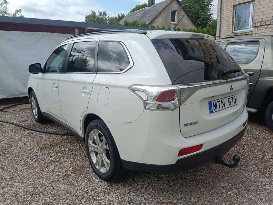 Balts Mitsubishi Outlander 2014 Kauņa, ar dzinēja tilpumu 2.27 L un nobraukumu 258 tūkst. km par 7900 €, foto 13 vietnē AUTOMOTO.COM.LV