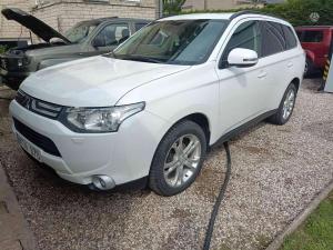 Balts Mitsubishi Outlander 2014 Kauņa, ar dzinēja tilpumu 2.27 L un nobraukumu 258 tūkst. km par 7900 €, foto 14 vietnē AUTOMOTO.COM.LV
