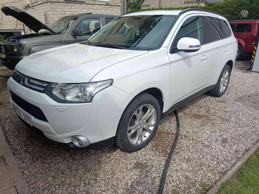 Balts Mitsubishi Outlander 2014 Kauņa, ar dzinēja tilpumu 2.27 L un nobraukumu 258 tūkst. km par 7900 €, foto 14 vietnē AUTOMOTO.COM.LV