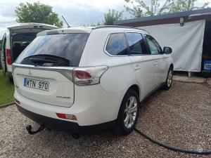 Balts Mitsubishi Outlander 2014 Kauņa, ar dzinēja tilpumu 2.27 L un nobraukumu 258 tūkst. km par 7900 €, foto 15 vietnē AUTOMOTO.COM.LV