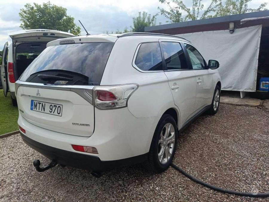 Balts Mitsubishi Outlander 2014 Kauņa, ar dzinēja tilpumu 2.27 L un nobraukumu 258 tūkst. km par 7900 €, foto 15 vietnē AUTOMOTO.COM.LV