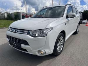Balts Mitsubishi Outlander 2014 Kauņa, ar dzinēja tilpumu 2.00 L un nobraukumu 269 tūkst. km par 6950 €, foto  vietnē AUTOMOTO.COM.LV