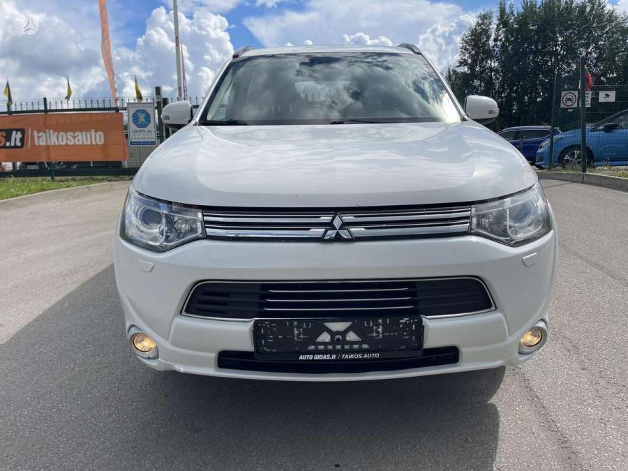 Balts Mitsubishi Outlander 2014 Kauņa, ar dzinēja tilpumu 2.00 L un nobraukumu 269 tūkst. km par 6950 €, foto 5 vietnē AUTOMOTO.COM.LV
