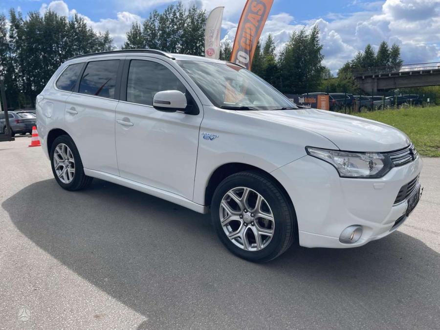 Balts Mitsubishi Outlander 2014 Kauņa, ar dzinēja tilpumu 2.00 L un nobraukumu 269 tūkst. km par 6950 €, foto 7 vietnē AUTOMOTO.COM.LV