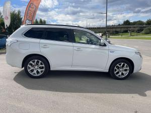 Balts Mitsubishi Outlander 2014 Kauņa, ar dzinēja tilpumu 2.00 L un nobraukumu 269 tūkst. km par 6950 €, foto 9 vietnē AUTOMOTO.COM.LV