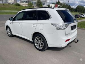 Balts Mitsubishi Outlander 2014 Kauņa, ar dzinēja tilpumu 2.00 L un nobraukumu 269 tūkst. km par 6950 €, foto 11 vietnē AUTOMOTO.COM.LV