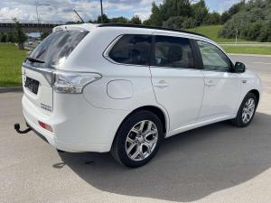 Balts Mitsubishi Outlander 2014 Kauņa, ar dzinēja tilpumu 2.00 L un nobraukumu 269 tūkst. km par 6950 €, foto 15 vietnē AUTOMOTO.COM.LV