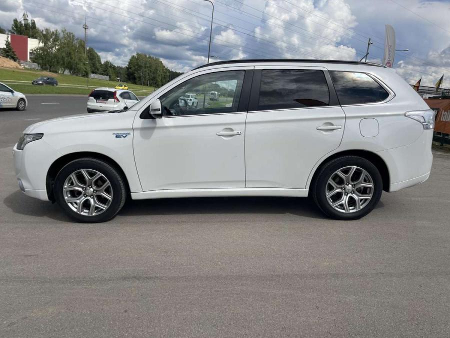 Balts Mitsubishi Outlander 2014 Kauņa, ar dzinēja tilpumu 2.00 L un nobraukumu 269 tūkst. km par 6950 €, foto 17 vietnē AUTOMOTO.COM.LV