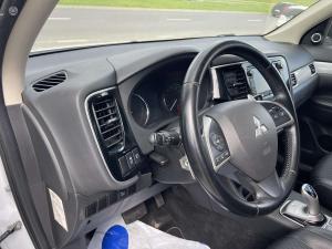 Balts Mitsubishi Outlander 2014 Kauņa, ar dzinēja tilpumu 2.00 L un nobraukumu 269 tūkst. km par 6950 €, foto 26 vietnē AUTOMOTO.COM.LV