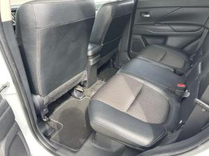 Balts Mitsubishi Outlander 2014 Kauņa, ar dzinēja tilpumu 2.00 L un nobraukumu 269 tūkst. km par 6950 €, foto 28 vietnē AUTOMOTO.COM.LV