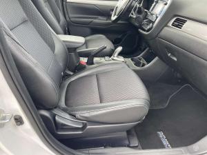 Balts Mitsubishi Outlander 2014 Kauņa, ar dzinēja tilpumu 2.00 L un nobraukumu 269 tūkst. km par 6950 €, foto 31 vietnē AUTOMOTO.COM.LV
