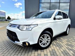 White Mitsubishi Outlander 2014 in Siauliai, with an engine capacity of 2.20 L and mileage of 215 thousand km for 7950 €, photo 3 on AUTOMOTO.COM.LV