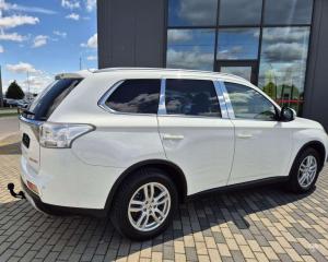 White Mitsubishi Outlander 2014 in Siauliai, with an engine capacity of 2.20 L and mileage of 215 thousand km for 7950 €, photo 11 on AUTOMOTO.COM.LV