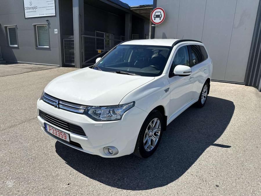 Balts Mitsubishi Outlander 2014 Marijampole, ar dzinēja tilpumu 2.00 L un nobraukumu 282 tūkst. km par 5850 €, foto 1 vietnē AUTOMOTO.COM.LV