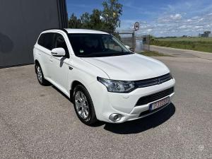 Balts Mitsubishi Outlander 2014 Marijampole, ar dzinēja tilpumu 2.00 L un nobraukumu 282 tūkst. km par 5850 €, foto 3 vietnē AUTOMOTO.COM.LV