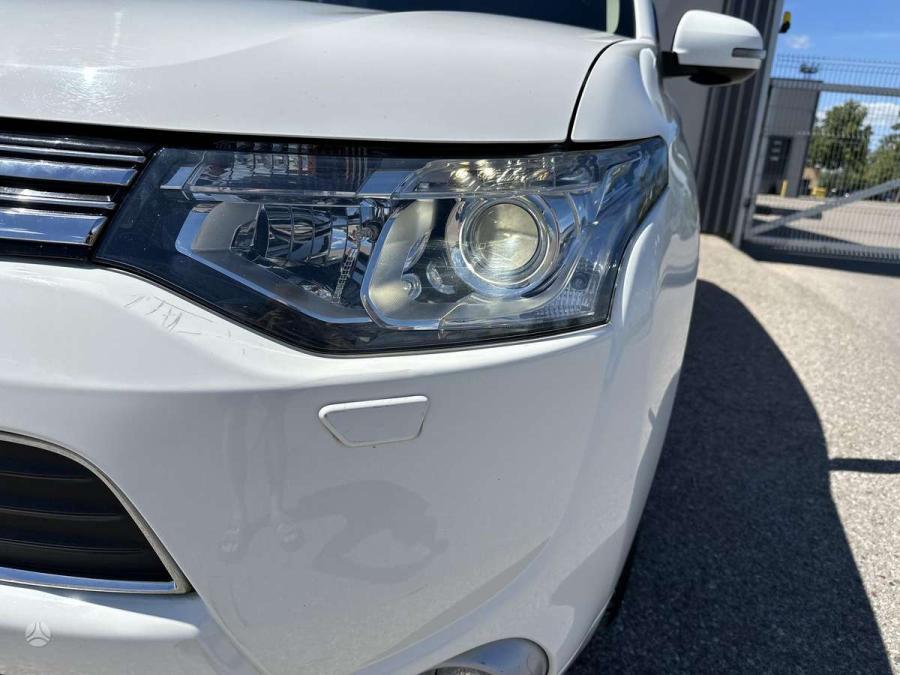 Balts Mitsubishi Outlander 2014 Marijampole, ar dzinēja tilpumu 2.00 L un nobraukumu 282 tūkst. km par 5850 €, foto 16 vietnē AUTOMOTO.COM.LV
