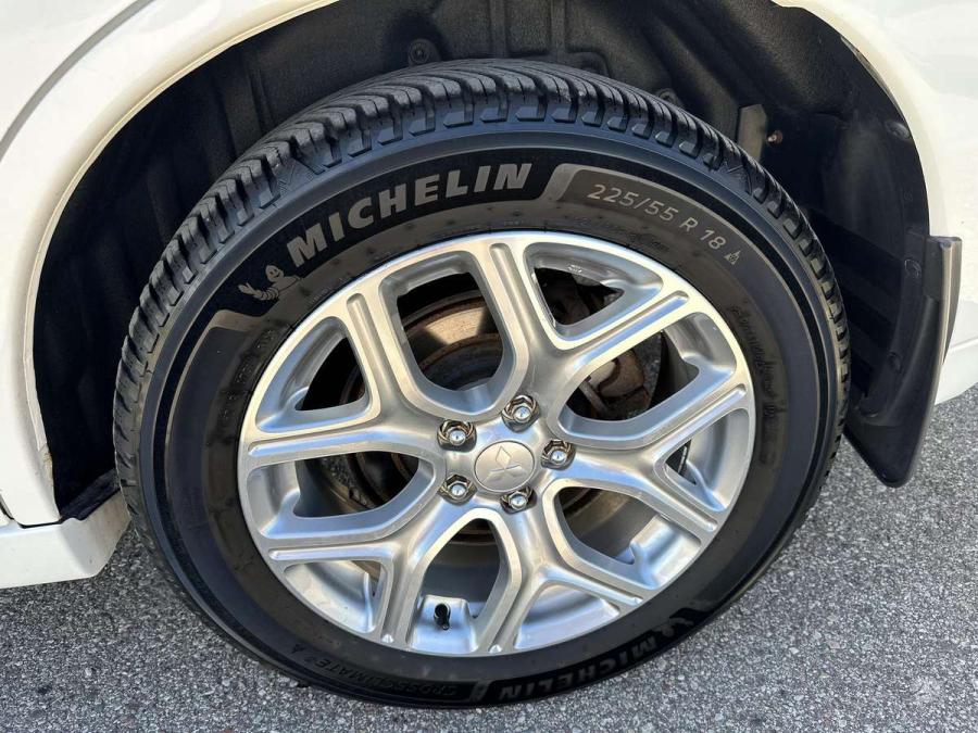 Balts Mitsubishi Outlander 2014 Marijampole, ar dzinēja tilpumu 2.00 L un nobraukumu 282 tūkst. km par 5850 €, foto 17 vietnē AUTOMOTO.COM.LV