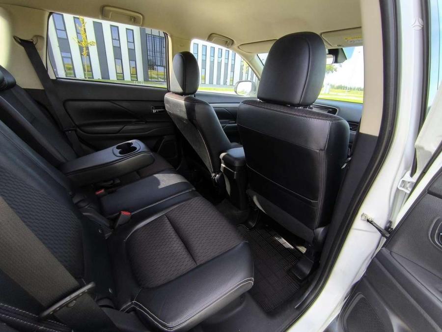 Balts Mitsubishi Outlander 2014 Marijampole, ar dzinēja tilpumu 2.27 L un nobraukumu 269 tūkst. km par 6550 €, foto 14 vietnē AUTOMOTO.COM.LV