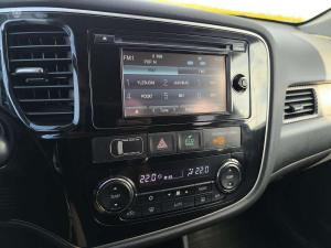 Balts Mitsubishi Outlander 2014 Marijampole, ar dzinēja tilpumu 2.27 L un nobraukumu 269 tūkst. km par 6550 €, foto 19 vietnē AUTOMOTO.COM.LV