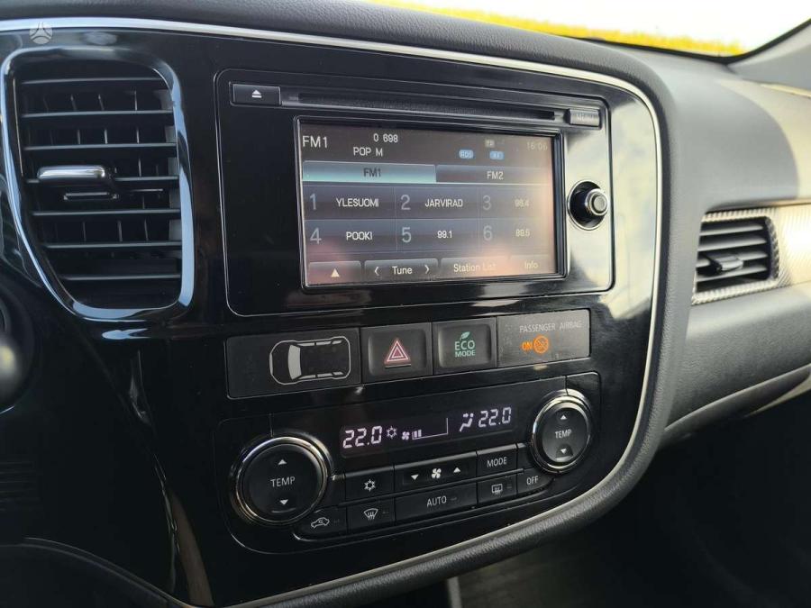 Balts Mitsubishi Outlander 2014 Marijampole, ar dzinēja tilpumu 2.27 L un nobraukumu 269 tūkst. km par 6550 €, foto 19 vietnē AUTOMOTO.COM.LV