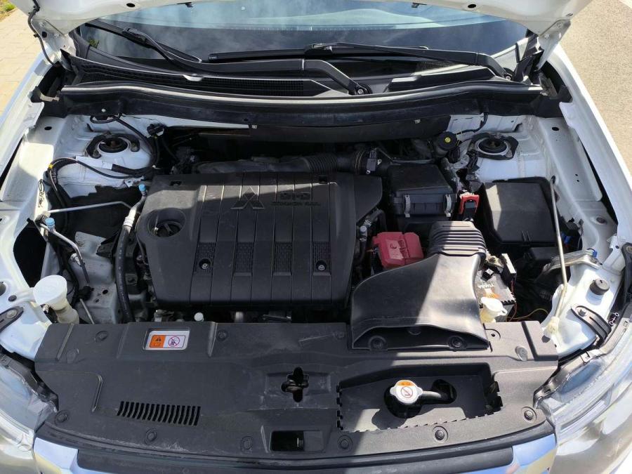 Balts Mitsubishi Outlander 2014 Marijampole, ar dzinēja tilpumu 2.27 L un nobraukumu 269 tūkst. km par 6550 €, foto 20 vietnē AUTOMOTO.COM.LV