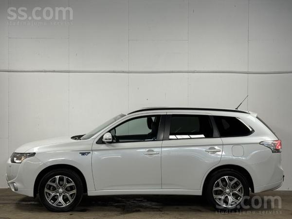 Balts Mitsubishi Outlander 2014 Jūrmala, ar dzinēja tilpumu 2.00 L un nobraukumu 194 tūkst. km par 9750 €, foto 5 vietnē AUTOMOTO.COM.LV