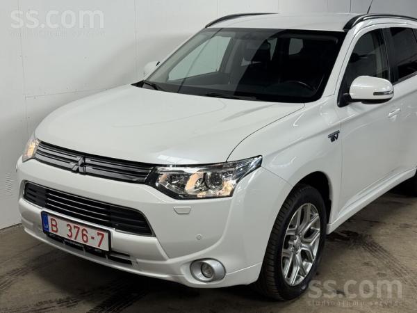 Balts Mitsubishi Outlander 2014 Jūrmala, ar dzinēja tilpumu 2.00 L un nobraukumu 194 tūkst. km par 9750 €, foto 6 vietnē AUTOMOTO.COM.LV