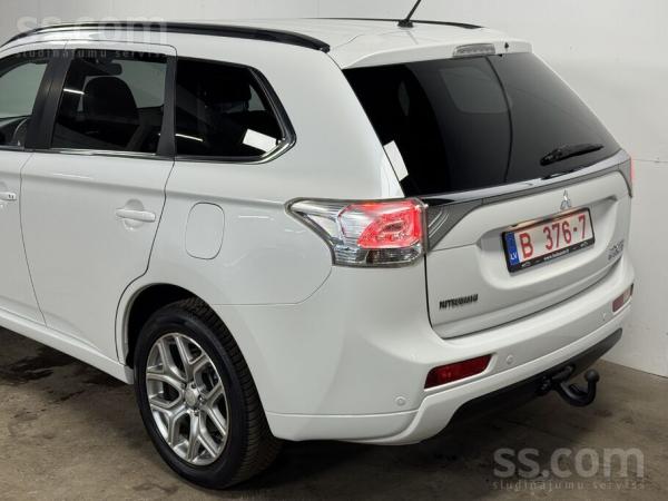 Balts Mitsubishi Outlander 2014 Jūrmala, ar dzinēja tilpumu 2.00 L un nobraukumu 194 tūkst. km par 9750 €, foto 7 vietnē AUTOMOTO.COM.LV
