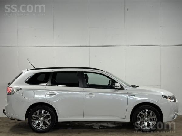Balts Mitsubishi Outlander 2014 Jūrmala, ar dzinēja tilpumu 2.00 L un nobraukumu 194 tūkst. km par 9750 €, foto 8 vietnē AUTOMOTO.COM.LV