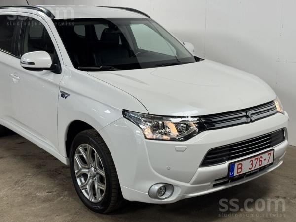 Balts Mitsubishi Outlander 2014 Jūrmala, ar dzinēja tilpumu 2.00 L un nobraukumu 194 tūkst. km par 9750 €, foto 9 vietnē AUTOMOTO.COM.LV