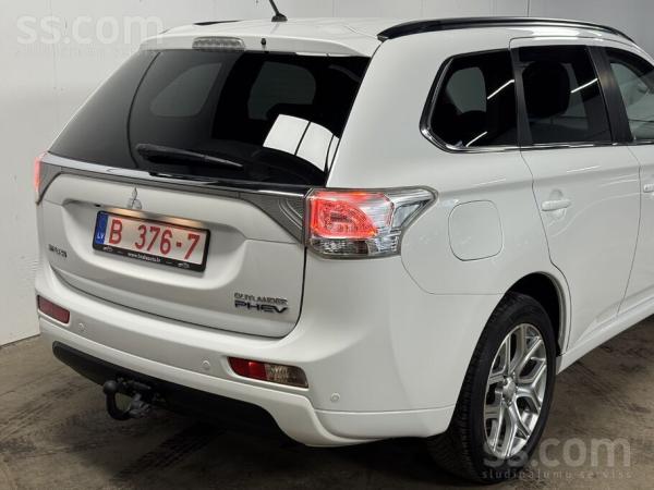 Balts Mitsubishi Outlander 2014 Jūrmala, ar dzinēja tilpumu 2.00 L un nobraukumu 194 tūkst. km par 9750 €, foto 10 vietnē AUTOMOTO.COM.LV