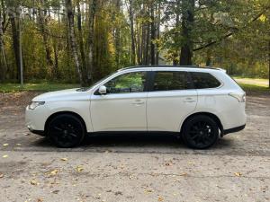 Balts Mitsubishi Outlander 2014 Rīga, ar dzinēja tilpumu 2.00 L un nobraukumu 0 tūkst. km par 5399 €, foto 3 vietnē AUTOMOTO.COM.LV
