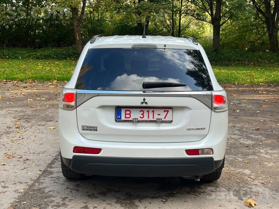 Balts Mitsubishi Outlander 2014 Rīga, ar dzinēja tilpumu 2.00 L un nobraukumu 0 tūkst. km par 5399 €, foto 5 vietnē AUTOMOTO.COM.LV