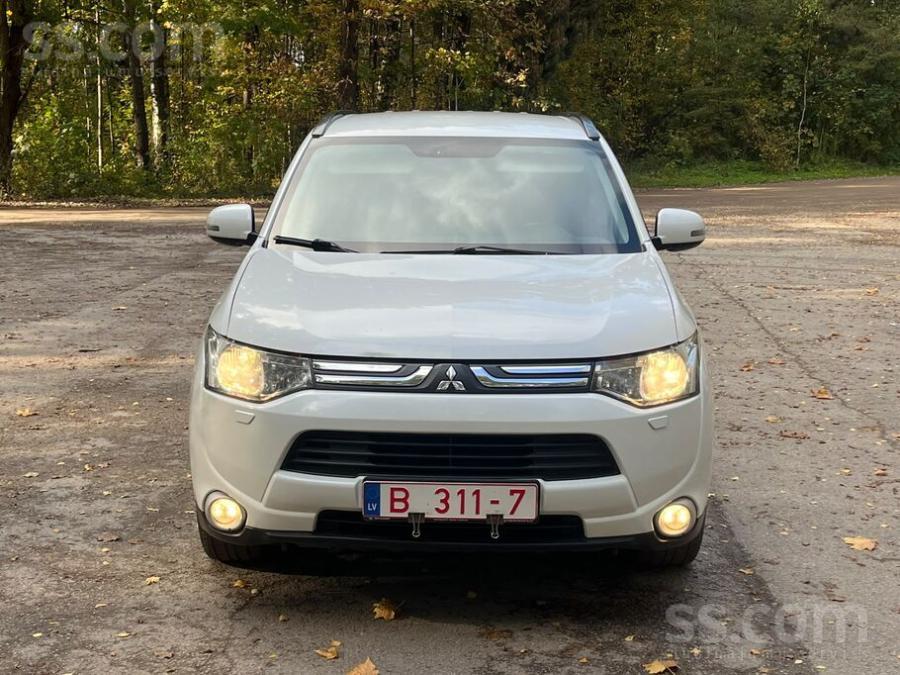 Balts Mitsubishi Outlander 2014 Rīga, ar dzinēja tilpumu 2.00 L un nobraukumu 0 tūkst. km par 5399 €, foto 9 vietnē AUTOMOTO.COM.LV