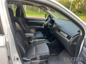 Balts Mitsubishi Outlander 2014 Rīga, ar dzinēja tilpumu 2.00 L un nobraukumu 0 tūkst. km par 5399 €, foto 23 vietnē AUTOMOTO.COM.LV