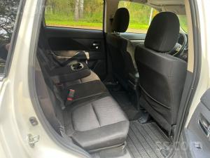Balts Mitsubishi Outlander 2014 Rīga, ar dzinēja tilpumu 2.00 L un nobraukumu 0 tūkst. km par 5399 €, foto 24 vietnē AUTOMOTO.COM.LV