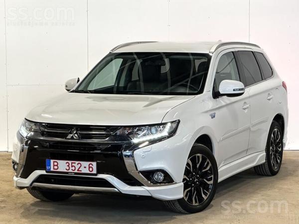Balts Mitsubishi Outlander 2015 Jūrmala, ar dzinēja tilpumu 2.00 L un nobraukumu 254 tūkst. km par 13995 €, foto 2 vietnē AUTOMOTO.COM.LV