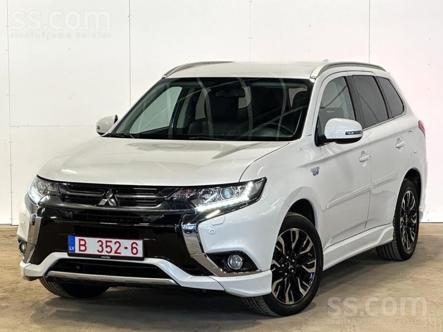 Balts Mitsubishi Outlander 2015 Jūrmala, ar dzinēja tilpumu 2.00 L un nobraukumu 254 tūkst. km par 13995 €, foto 2 vietnē AUTOMOTO.COM.LV