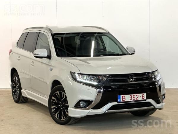 Balts Mitsubishi Outlander 2015 Jūrmala, ar dzinēja tilpumu 2.00 L un nobraukumu 254 tūkst. km par 13995 €, foto 4 vietnē AUTOMOTO.COM.LV