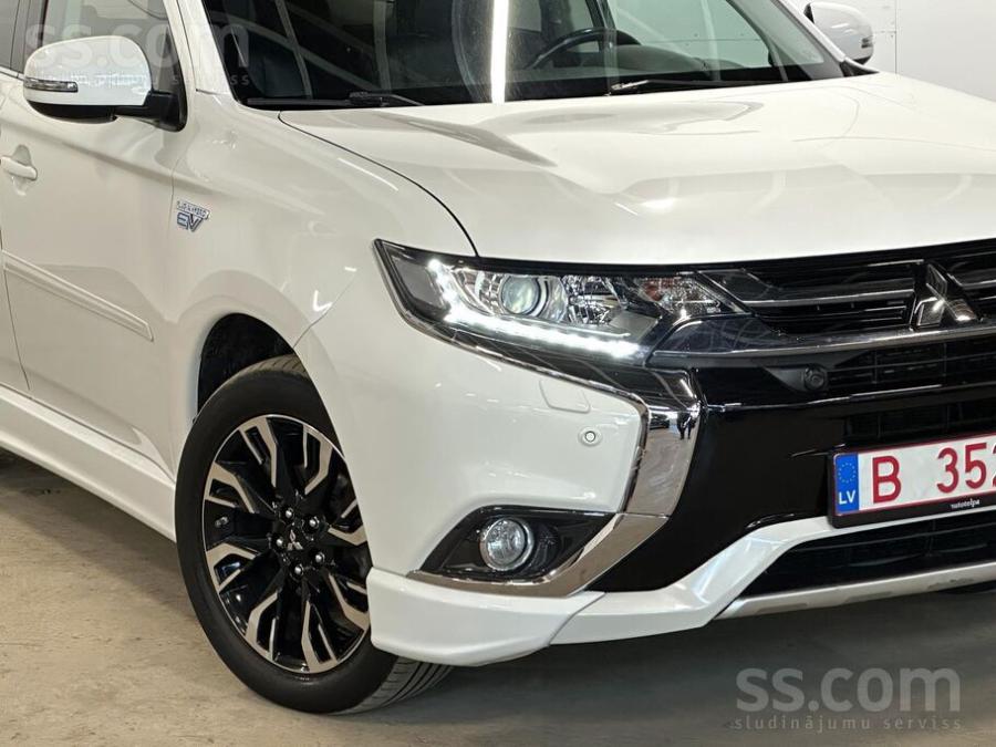 Balts Mitsubishi Outlander 2015 Jūrmala, ar dzinēja tilpumu 2.00 L un nobraukumu 254 tūkst. km par 13995 €, foto 5 vietnē AUTOMOTO.COM.LV