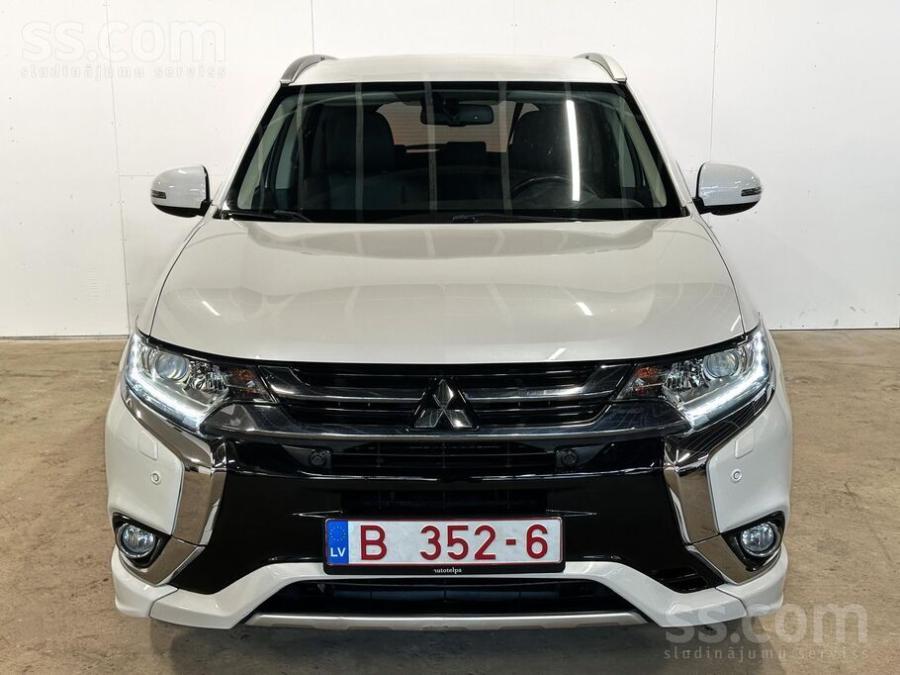 Balts Mitsubishi Outlander 2015 Jūrmala, ar dzinēja tilpumu 2.00 L un nobraukumu 254 tūkst. km par 13995 €, foto 6 vietnē AUTOMOTO.COM.LV