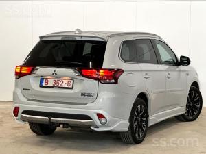 Balts Mitsubishi Outlander 2015 Jūrmala, ar dzinēja tilpumu 2.00 L un nobraukumu 254 tūkst. km par 13995 €, foto 10 vietnē AUTOMOTO.COM.LV