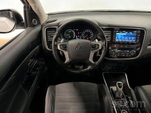 Balts Mitsubishi Outlander 2015 Jūrmala, ar dzinēja tilpumu 2.00 L un nobraukumu 254 tūkst. km par 13995 €, foto 21 vietnē AUTOMOTO.COM.LV