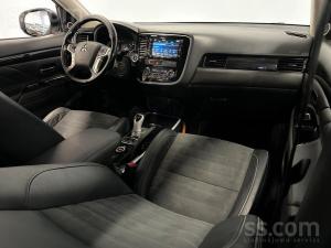 Balts Mitsubishi Outlander 2015 Jūrmala, ar dzinēja tilpumu 2.00 L un nobraukumu 254 tūkst. km par 13995 €, foto 23 vietnē AUTOMOTO.COM.LV